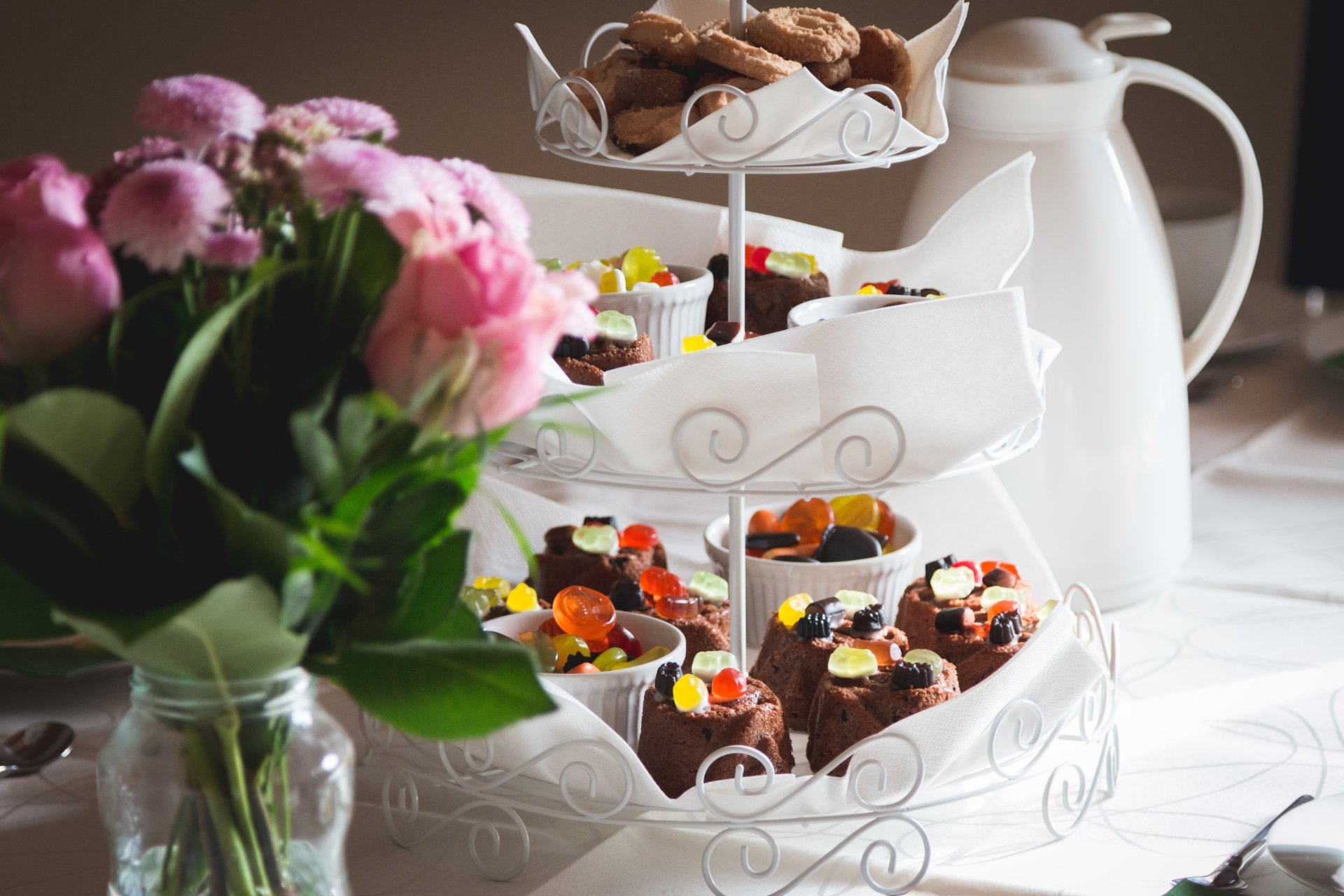 Delightful 4K Dessert Display: Sweets, Biscuits & Candy Elegance