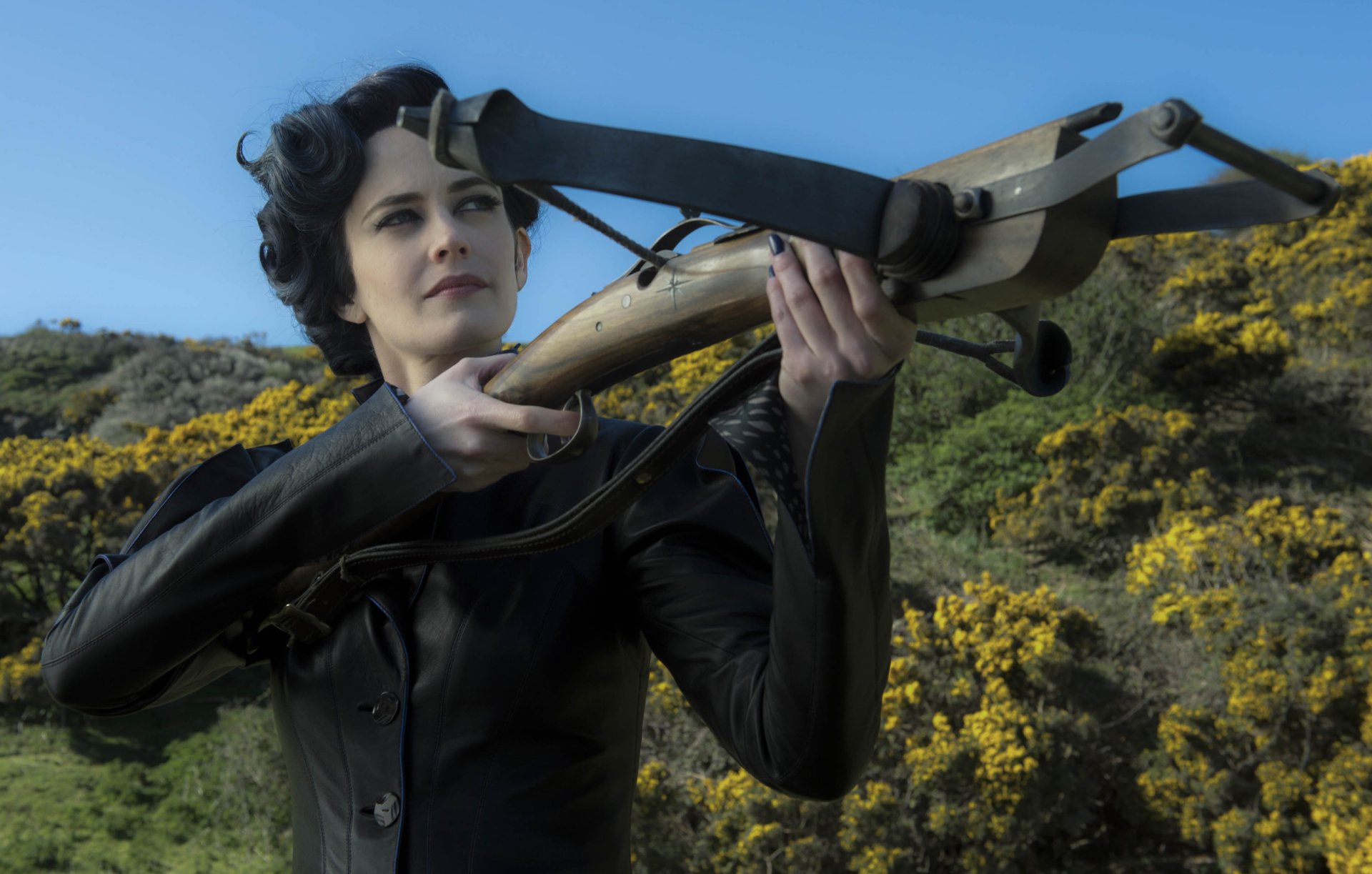 Miss Peregrine's Crossbow - HD Wallpaper