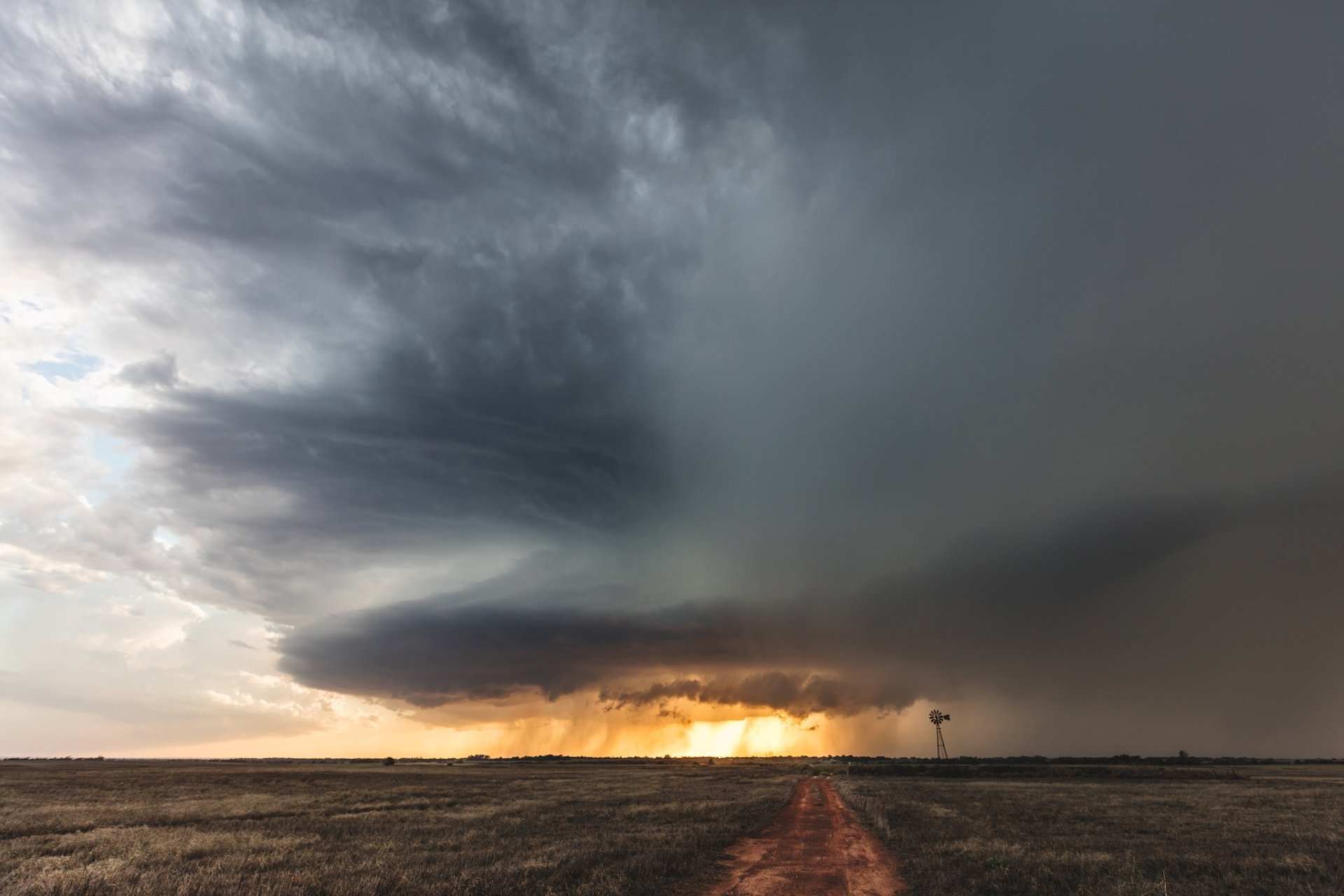 Epic Horizon: Nature’s Dramatic Cloudscape HD Wallpaper | 2048x1365 ...