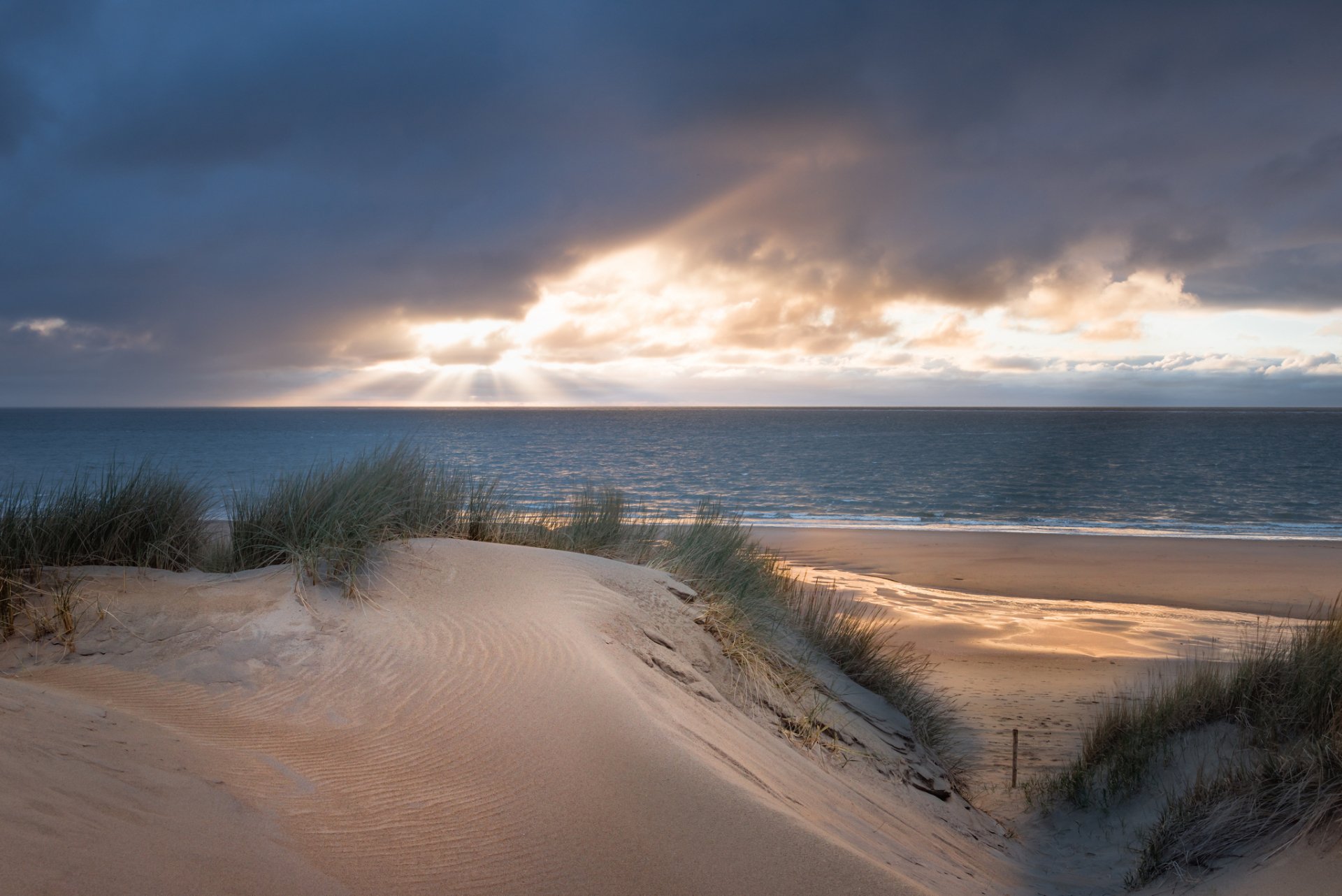 Sunbeam Horizon: Serene Ocean Beach in HD Nature Glow | 2048x1367 ...