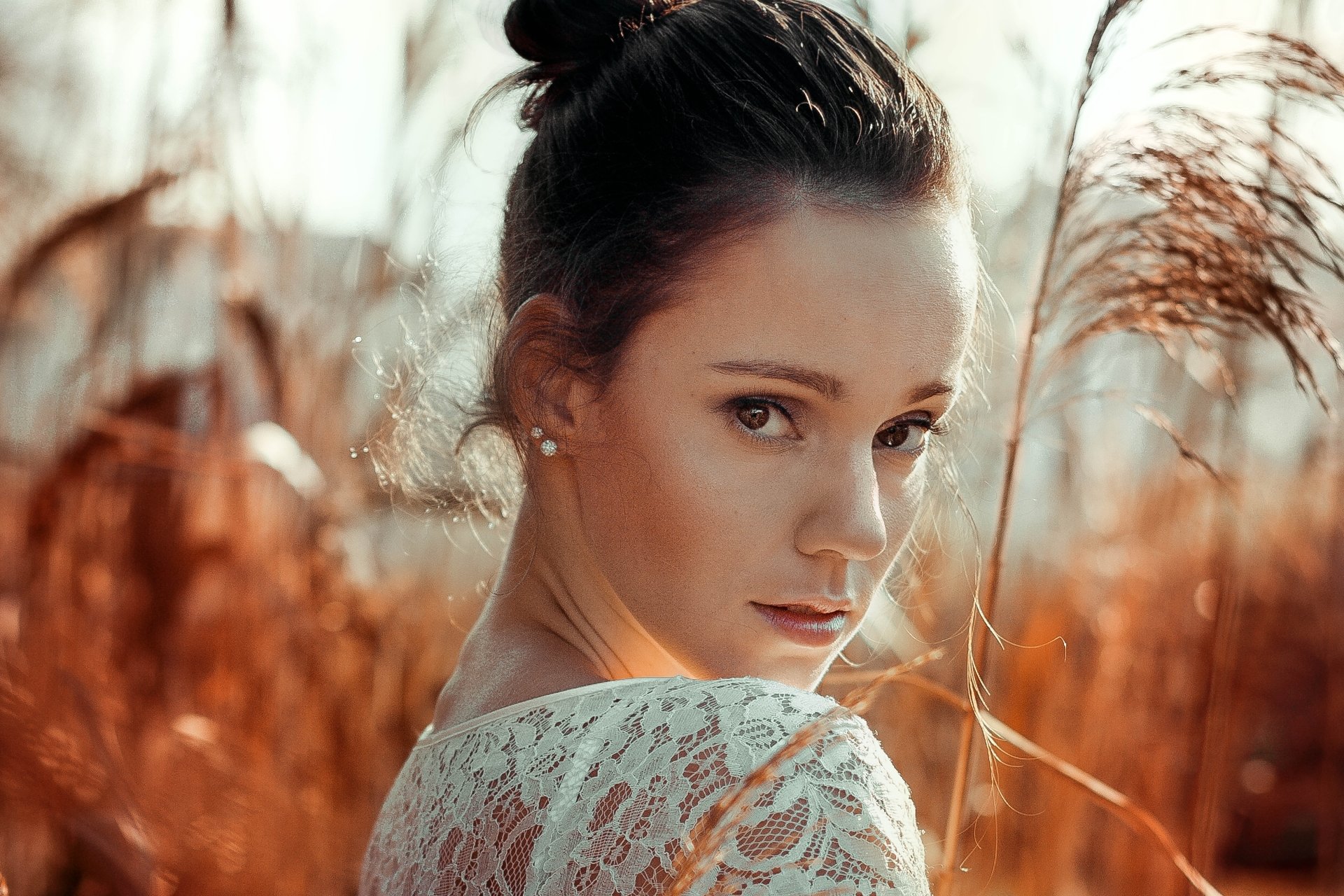 Download Blur Brown Eyes Brunette Model Woman Face 8k Ultra HD Wallpaper