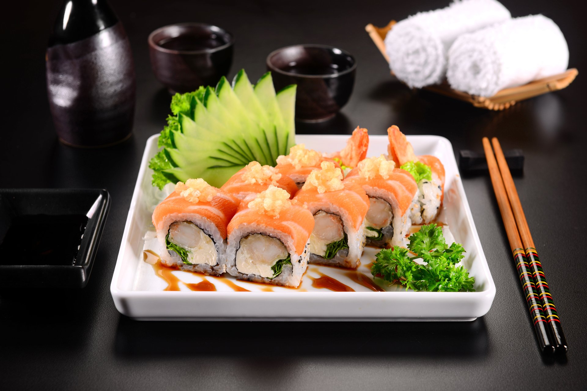 4K Ultra HD Sushi Delight: Fresh Seafood & Rice Still Life