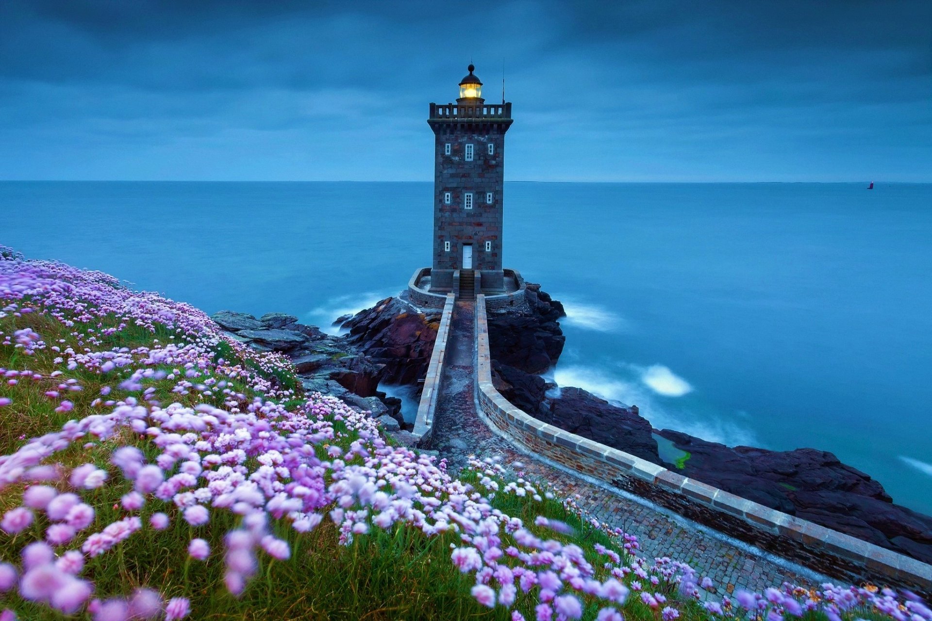 Bloom-Lined Walkway to the Lighthouse on the Ocean Horizon | 2048x1365 ...