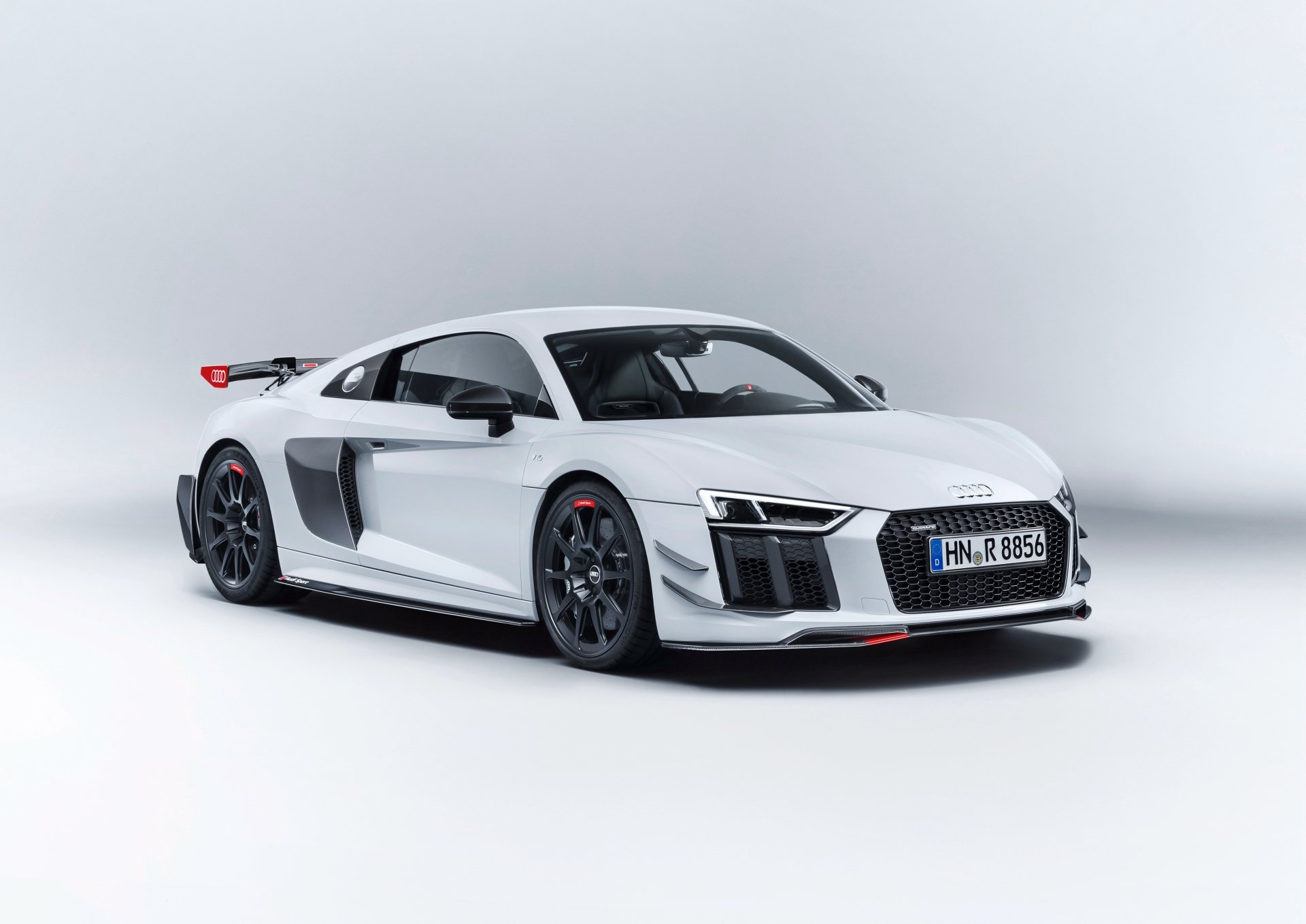 Audi R8 White Supercar – 4K Ultra HD Wallpaper Excellence