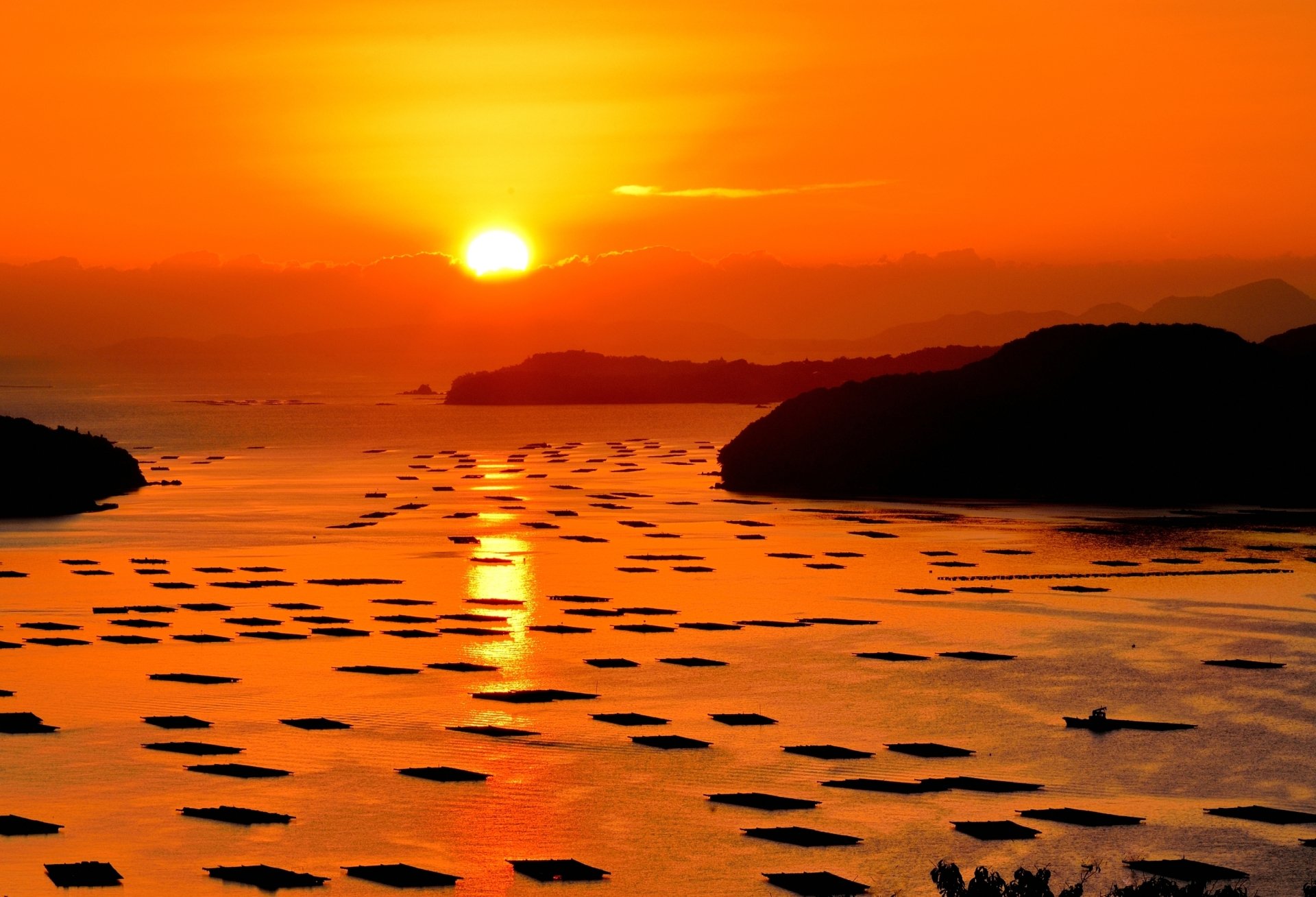 Golden Sunset Over Japan's Serene Orange Horizon – HD Nature Wallpaper