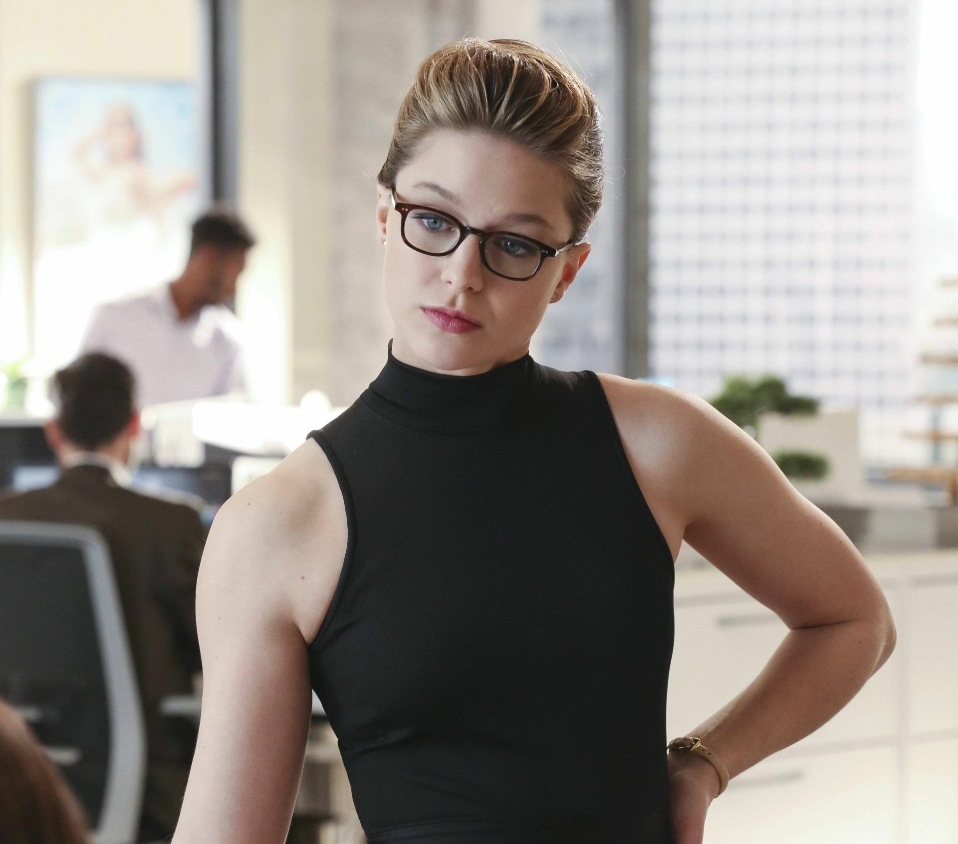 Supergirl Kara Danvers in Glasses HD Wallpaper