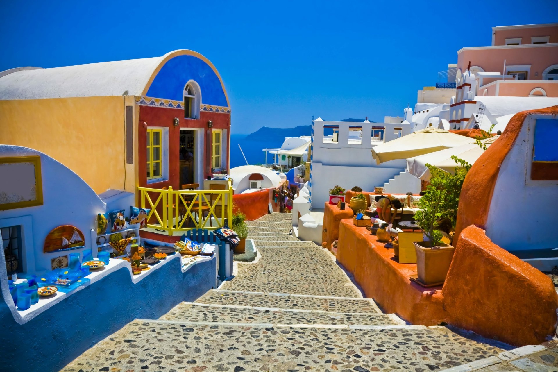 Santorini Splendor: Vibrant Greece 4K Ultra HD Colorful Streetscape