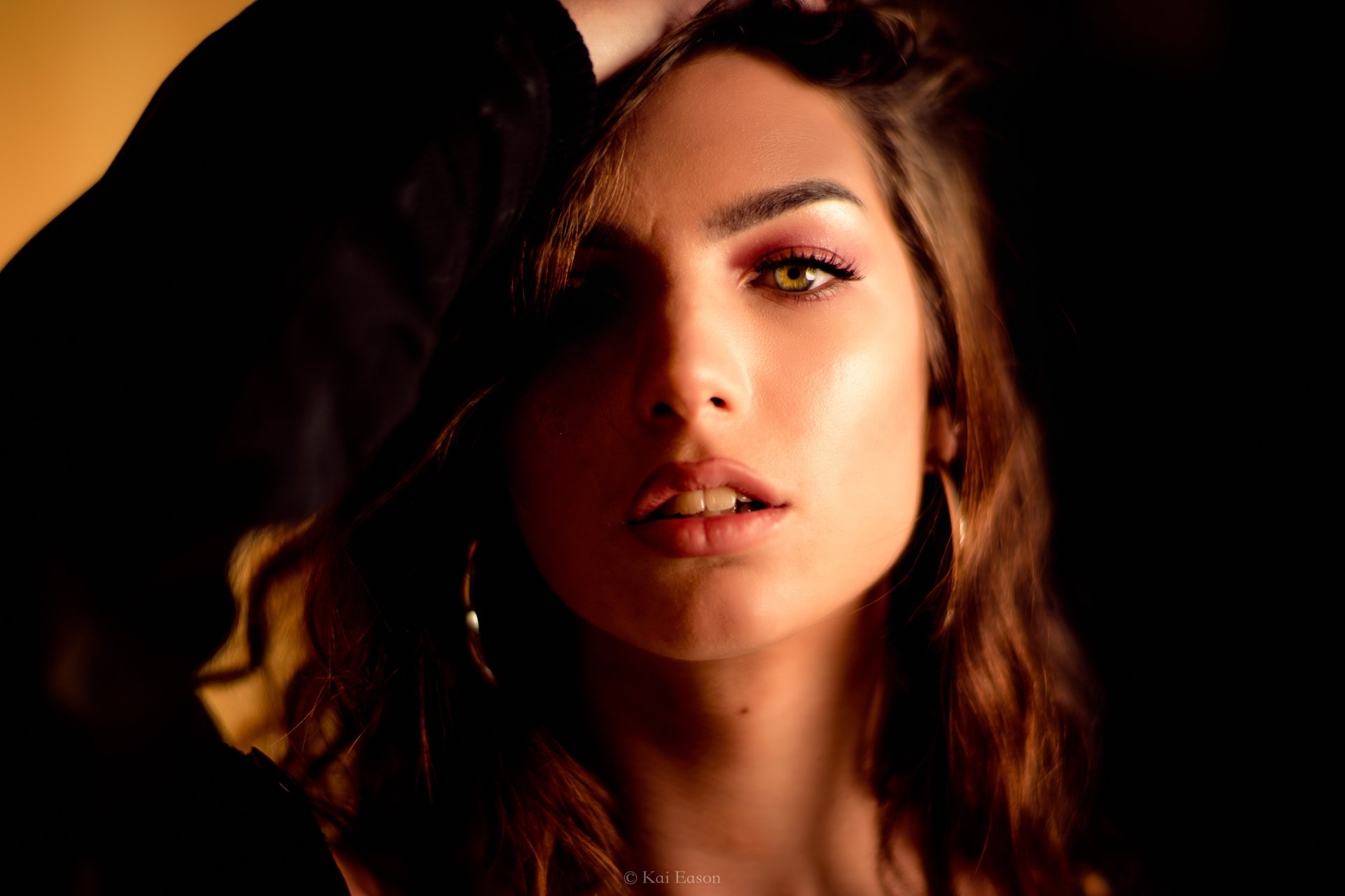 4K Ultra HD Portrait of a Stunning Brunette Model Woman’s Face ...