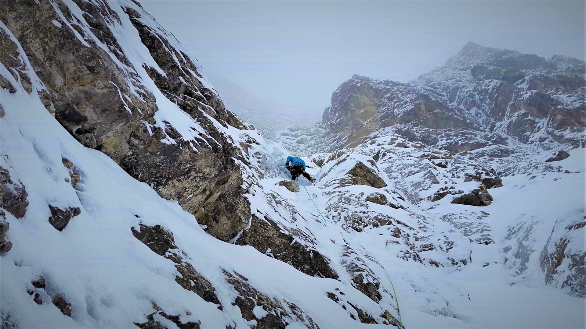 Ultra HD Winter Mountaineering: Conquer the Snowy Mountain Peaks