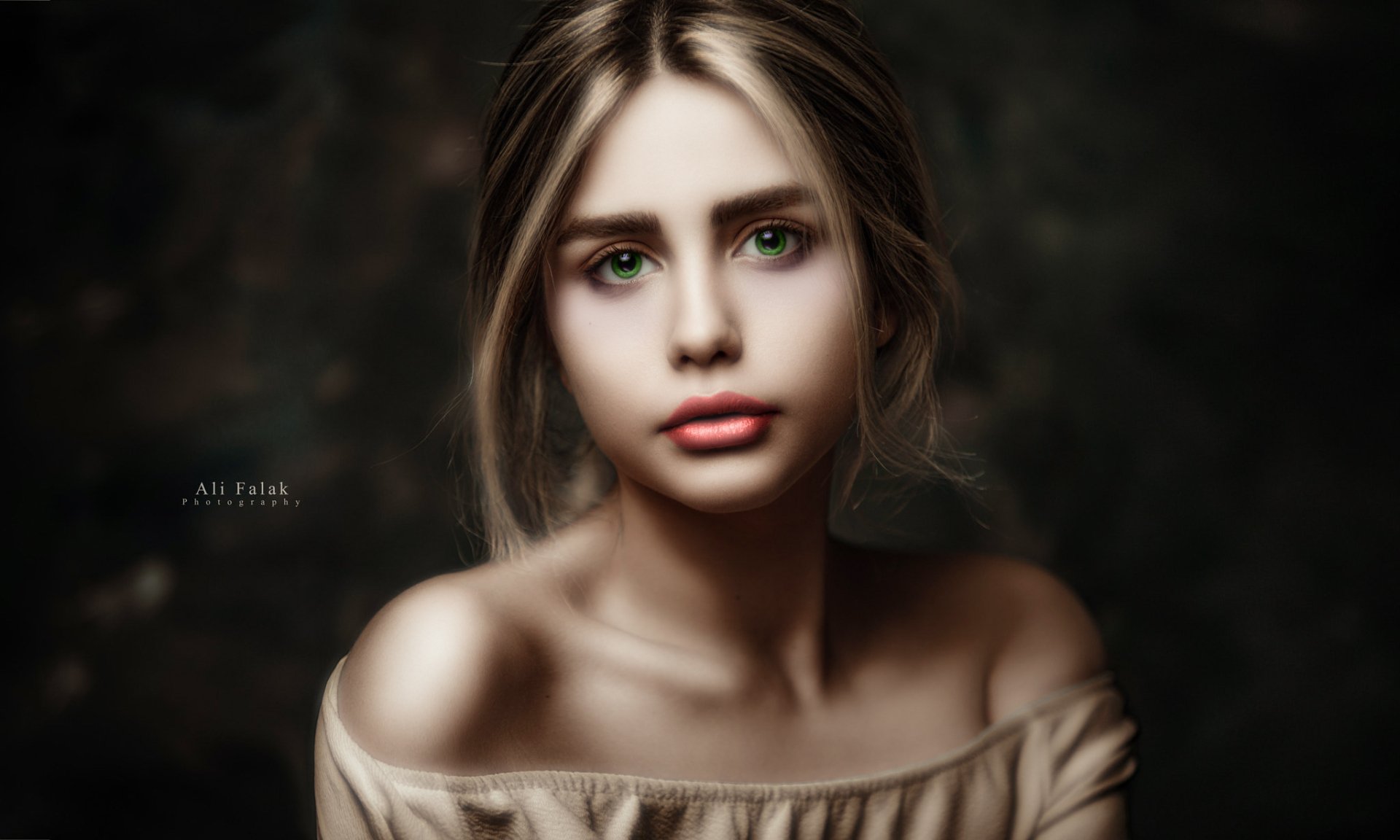 Download Lipstick Close Up Face Blonde Green Eyes Woman Model Hd
