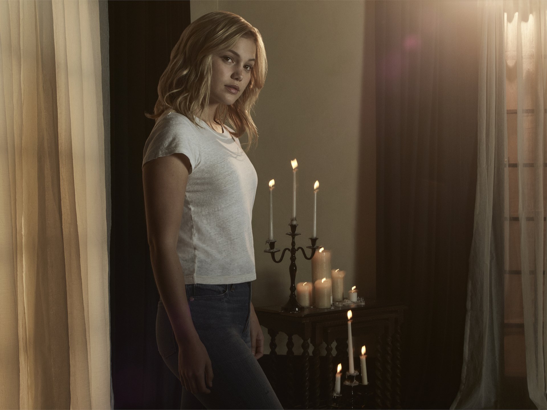 Download Olivia Holt TV Show Cloak & Dagger HD Wallpaper
