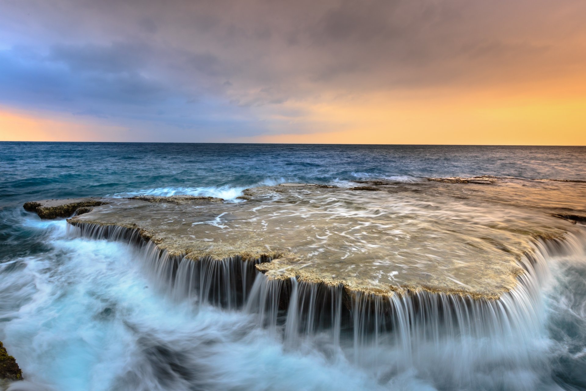 Download Horizon Seascape Waterfall Sea Nature Ocean 4k Ultra HD Wallpaper