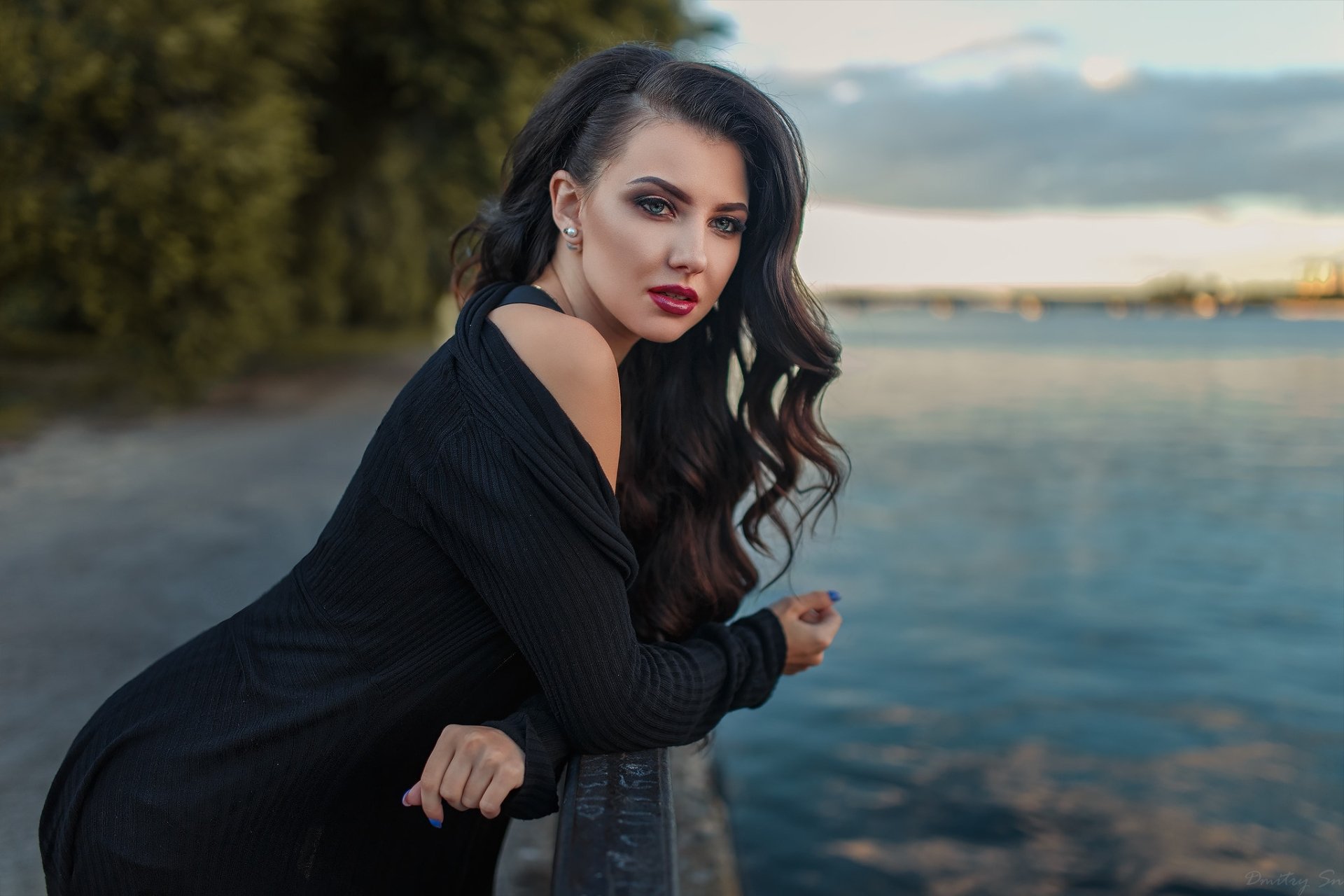 Download Long Hair Black Hair Blue Eyes Depth Of Field Lipstick Woman ...