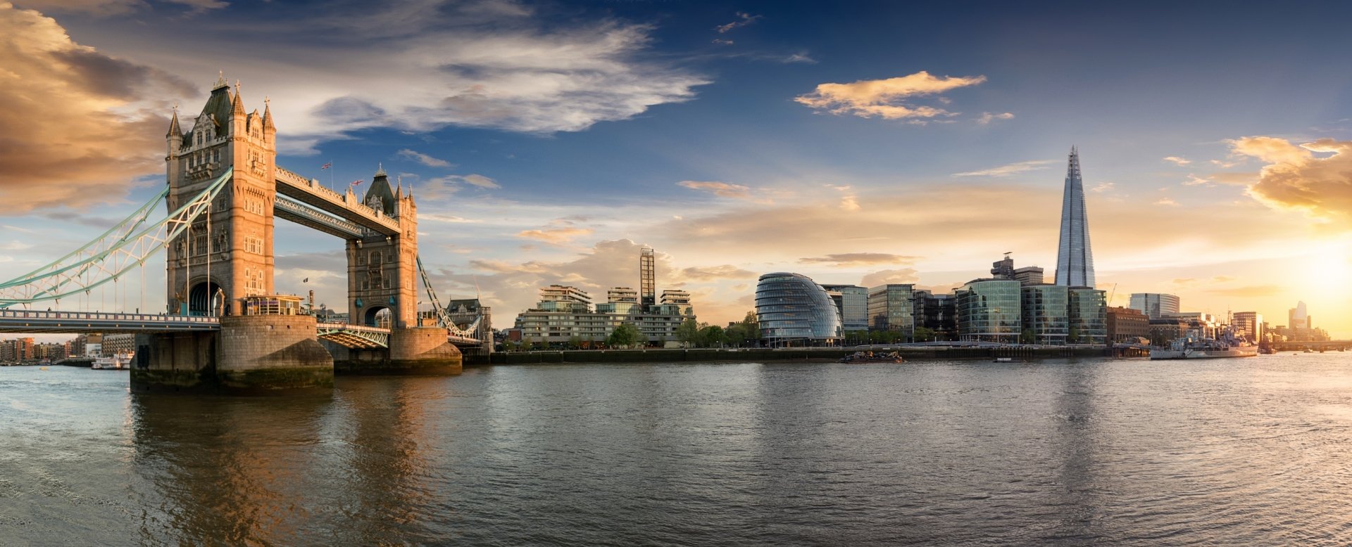 London Skyline at Dusk: Tower Bridge and Iconic Skyscrapers HD ...