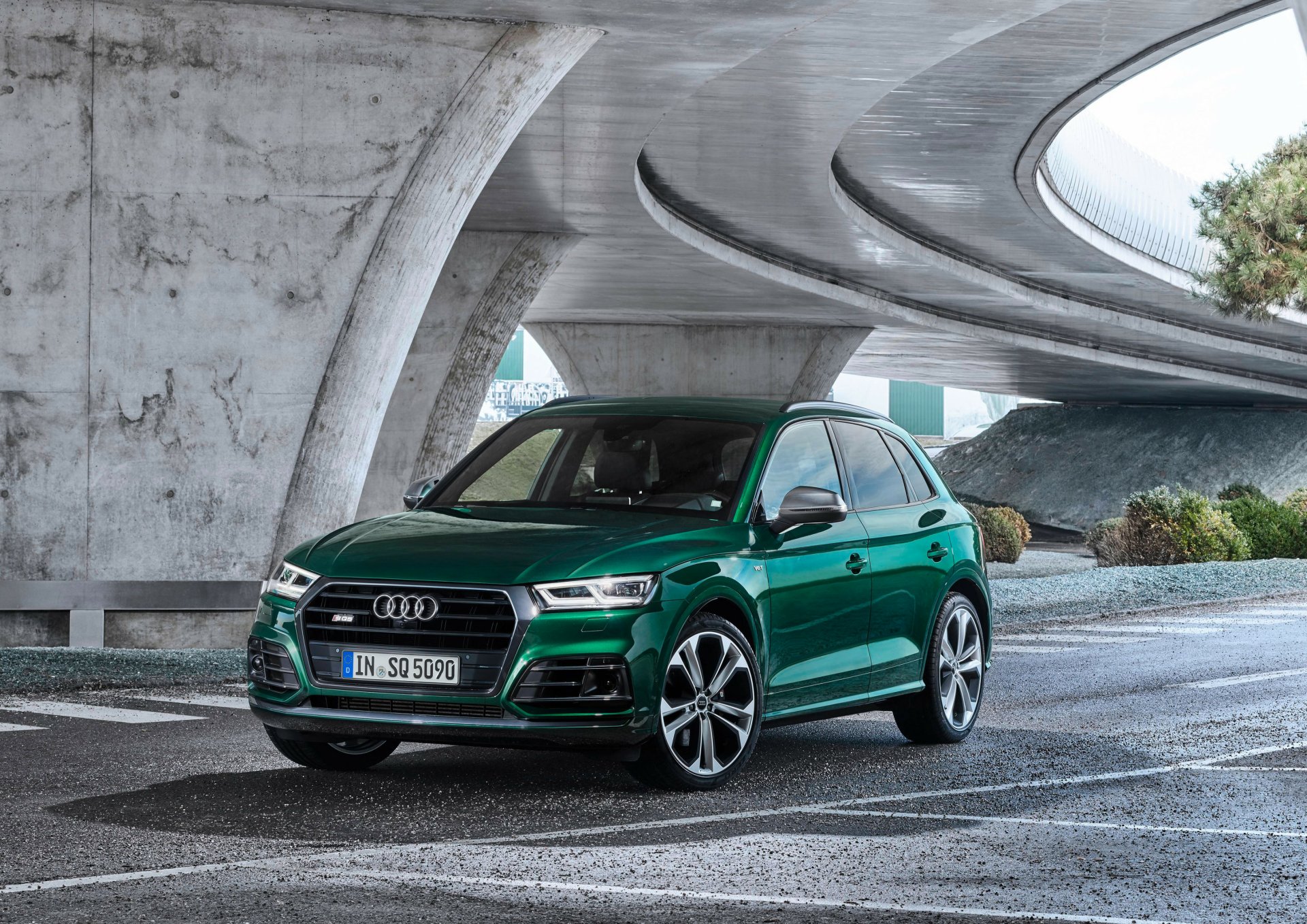 Download SUV Green Car Car Audi Vehicle Audi SQ5 HD Wallpaper