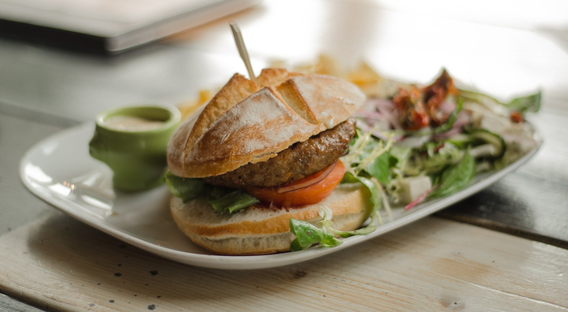Download Food Burger 4k Ultra HD Wallpaper | 4928x2709 | Wallpaper Abyss