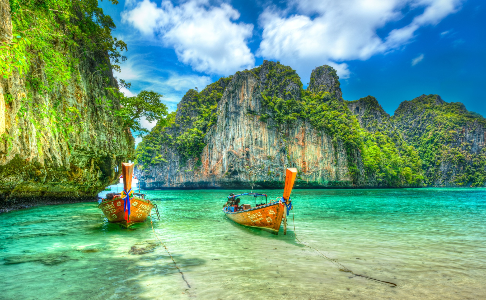 Thailand's Stunning Cliffs and Boats HD Wallpaper