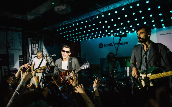 [10+] The 1975 Wallpapers